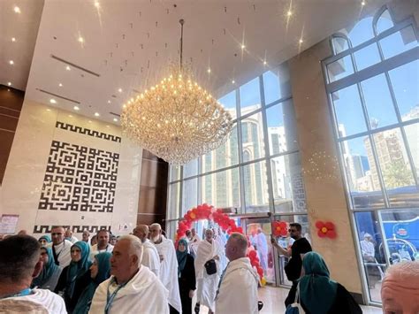 Аџиите од Лабуништа и Струга стигнаа во Мека ВИДЕО Спектра ТВ