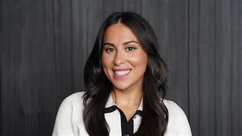 Claudia Oshry Girl With No Job Returns With New Special Lean In