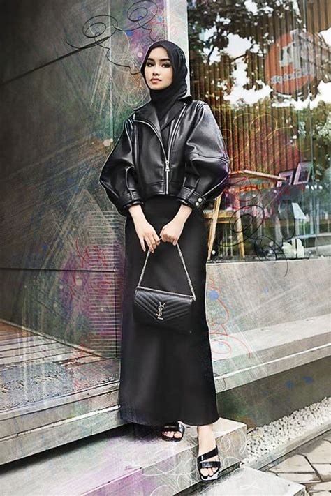 Jaket Kulit Hitam Wanita