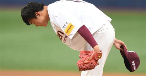데뷔전 안우진 야구 팬들 향해 사과의 인사 Mk포토