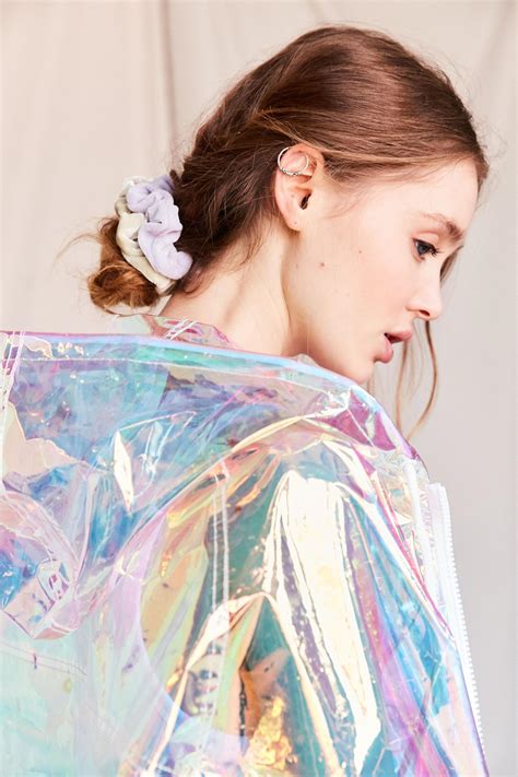 벨벳 스크런치 세트 어반 아웃피터스 한국 공식 스토어 라이프스타일 편집샵 여성 의류 남성 의류 홈 라이프 스타일 음반 및 사진용품