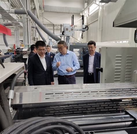 沙坪坝区委书记江涛走访调研开物工业智能工厂 公司新闻 重庆开物工业有限公司
