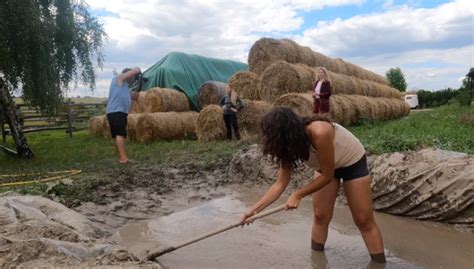 Behind The Scenes 10 Muddy 2