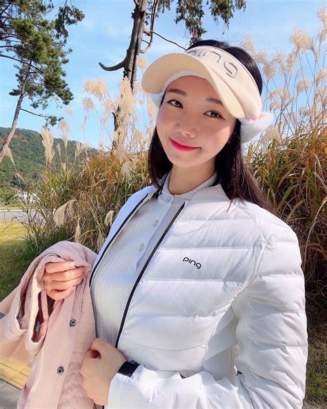 김미주 On Instagram 오늘날씨 에 딱 좋았던 가벼운 패딩 은 필요 에 따라 입고 벗기 편한 넘나 실용적인 아이템 😉