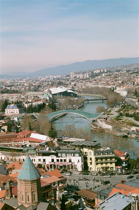 강 건너는 건축 경치 좋은 전망 공공 공원 관광 구시가지 늙은 철학자 다리 도시 도시 경관 도시 공원 도시