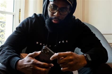 Finding And Merging Duplicate Contacts In Ios 16