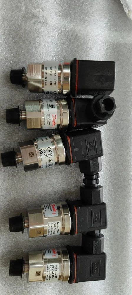 Danfoss Pressure Transmitter 32v Dc At ₹ 5250piece In Surat Id