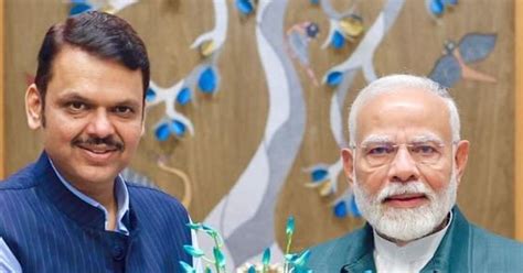 Devendra Fadnavis फडणवीसांनी पत्नी अन् मुलीसह घेतली Pm मोदींची भेट पाहा Photos