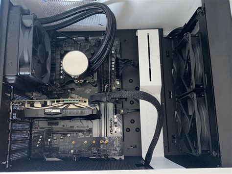 Anyone Know Why It Blinks Yellow Or How To Dix R Pchelp