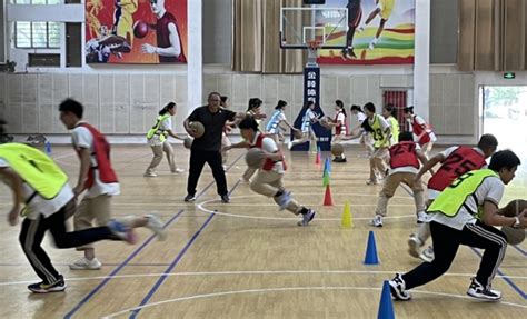 展教师风采 促教学革新——记嘉兴市高中体育学科短学时培训活动