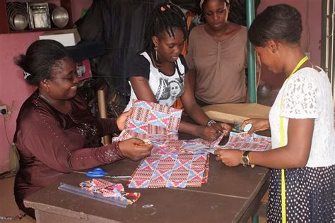 O N I G E G E W U R A Unsung Hero Raphael James