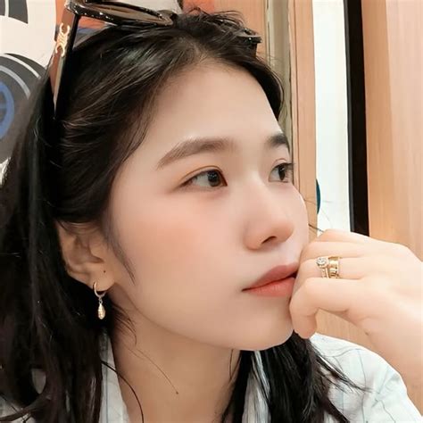 Stephanie Putri Stephanieliew • Threads Say More