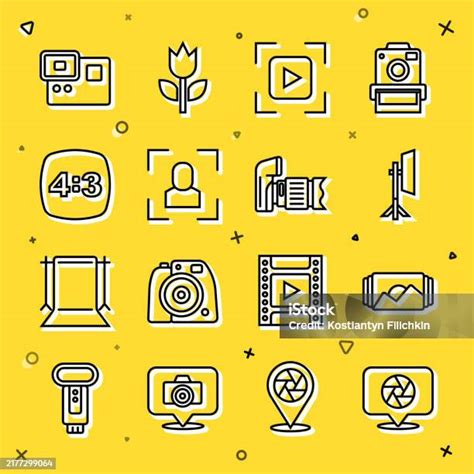 라인 카메라 셔터 포토 프레임 소프트 박스의 스튜디오 전구 포커스 라인 4 액션 익스트림 카메라 및 아이콘을 설정합니다 벡터 4에 대한 스톡 벡터 아트 및 기타 이미지