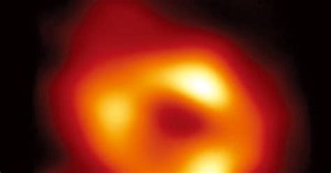 우리은하 중심 블랙홀 실제 이미지 첫 포착