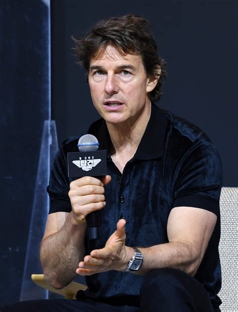 톰 크루즈 28살 연하 모니카 바바로와 열애설 Ten할리우드 텐아시아