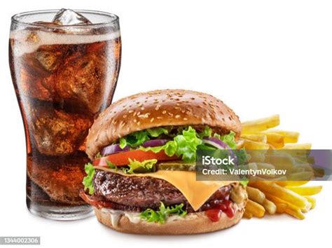 흰색 배경에 콜라와 감자 감자 튀김 맛있는 치즈 버거 패스트 푸드 개념 햄버거 류에 대한 스톡 사진 및 기타 이미지 햄버거 류 프렌치 프라이 햄버거 Istock