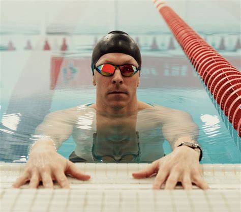 Mirrored Swim Goggles Light Vs Dark Lenses For Indoor And Outdoor