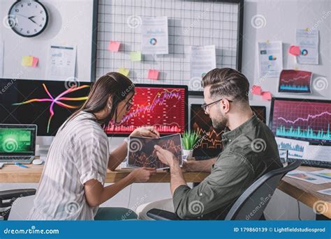 Using Bar Charts Create A Manual Graphic Displaying Numerical Data Stock Image Cartoondealer