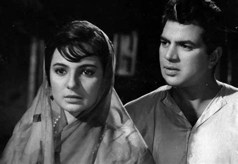 Etimestrendsetters Vintage Style File Of Tanuja The Sensational Star Of Cinema The Etimes