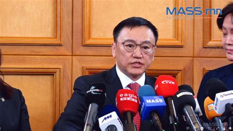 Ж Чинбүрэн Чанаргүй эмийг үнэтэйгээр иргэдэд өгч байгааг баримттайгаар ил тод болгоно