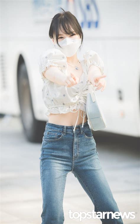 [hd포토] 레드벨벳 Red Velvet 웬디 ‘깜찍하게 웬디의 영스트리트 출근길 최규석 기자 톱스타뉴스