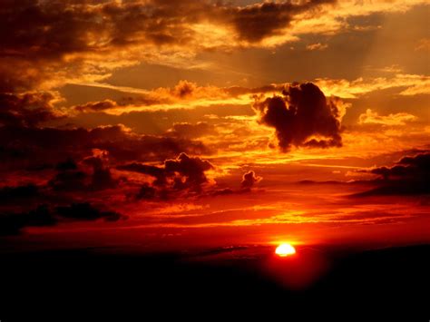 Dramatic Sunset With Fiery Clouds And Sun Hd Wallpaper Rare Gallery