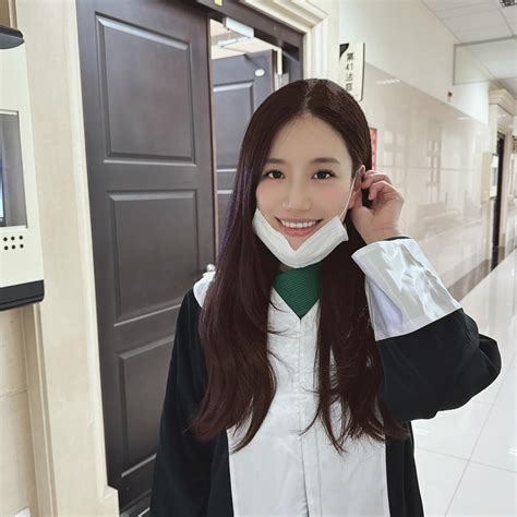 黃靖芸律師。生活法律沙龍 蘇打綠要正式回歸了嗎？ 先前為了爭奪「蘇打綠」這個名稱的商標權，青峰 與團員們跟前經紀人 林暐哲 經歷了二審訴訟，讓大家意想不到的是，林暐哲在今天突然發出