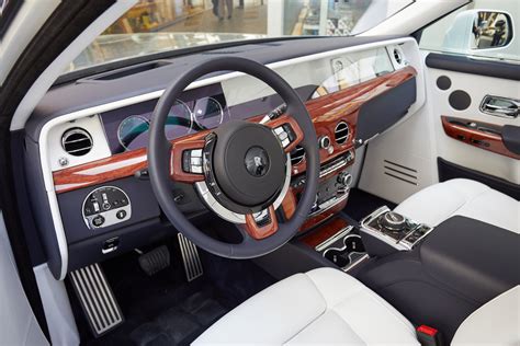 Rolls Royce Phantom Black Red Interior