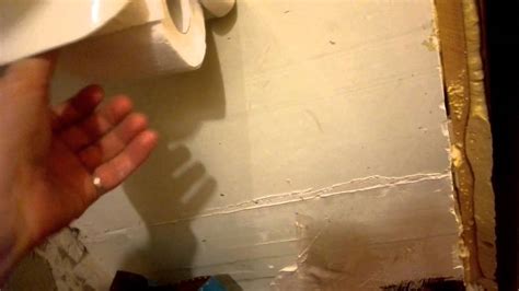 Как правильно вешать туалетную бумагу Youtube