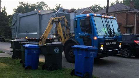 Lex Mack Lr Heil Python Garbage Truck On Early Morning Trash Youtube
