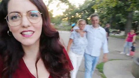 Дъщеря ми окупира влога Youtube