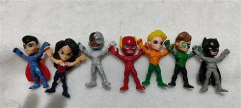 Coleção Miniaturas Bonecos Liga Da Justiça Kinder Ovo Parcelamento