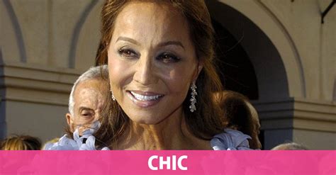 Isabel Preysler Eternamente Joven Gracias A Su Pastillero Chic