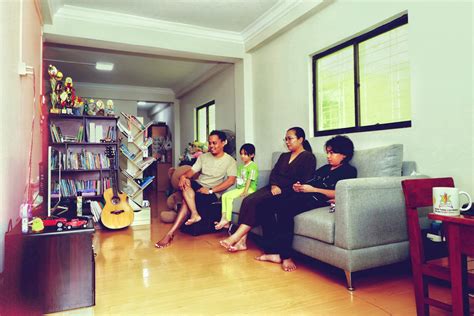 Khine အသက် ၄၀ မတိုင်ခင် မိန်းမမွေးမြေ ကမ္ဘာအေးမှာ ကိုယ်ပိုင်အခန