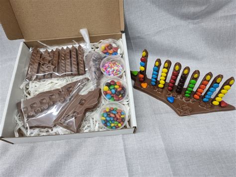 חנוכיית עם ישראל חי ערכת יצירה Diy בשוקולד תיבת השוקולד הקסומה