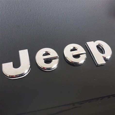 Schwarzes Jeep Emblem
