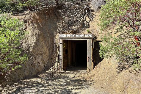 A California Town Known For Pie Also Hides An Underground Day Trip