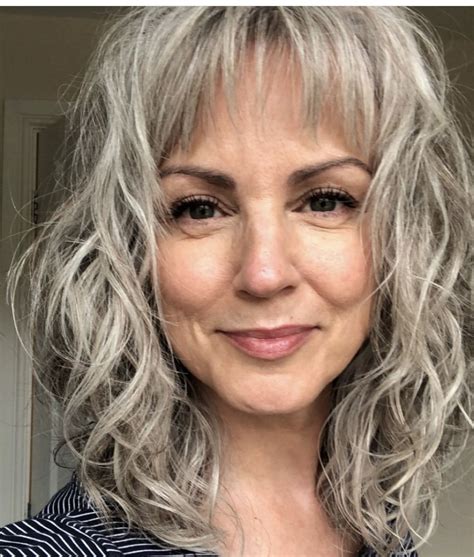 Blonde Hair Over 50 Grey Hair With Bangs Grey Curly Hair Platinum