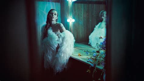 Miley Cyrus Perché Something Beautiful è Il Suo Miglior Album