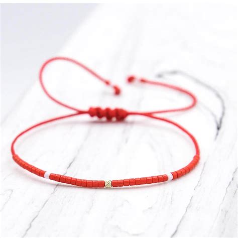 Bratara Aur Cu Snur Rosu Reglabil Ar3879 Cu Biluta Din Aur 14k De 2 Mm Si Miyuki De 2 Mm Emagro