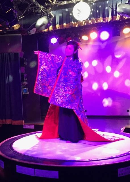 小向美奈子、横浜ロック座で復活！12 30までオンステージ！三代目葵マリーがゲネ中に突撃取材！楽屋の写真も大放出。「今後は自分ができることを一生懸命、頑張って行きます。支えてくれる人の心を大切