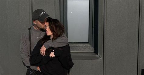 Надя Дорофєєва та Михайло Кацурін нове фото поцілунку