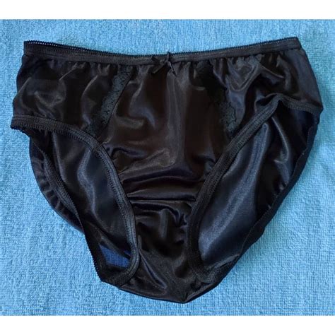 กางเกงในผ้ามันลื่นยี่ห้อจินตนาไซส์เอ็ม Shopee Thailand
