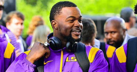 Lsus Working To Get Kayshon Boutte The Ball After His Slow Start