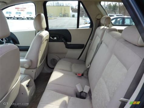Tan Interior 2004 Saturn Vue Standard Vue Model Photo 46184697