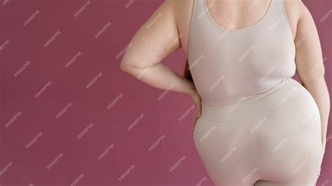 란제리에 아름 다운 여자 무료 사진