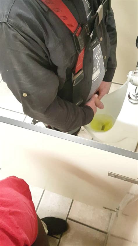 31st Successful Urinal Spy Attempt 31st Successful Urinal Spy Attempt