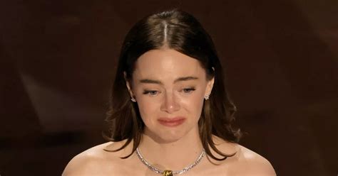 Emma Stone Breaks Down In Tears As She Suffers Wardrobe Malfunction