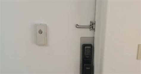 주말에 급하게 요청드렸는데 세상에너무 깔끔하게 잘 시공해주셨어요 가격도 너무 합리적이에요 주기적으로 도어락 교체하고 싶을 정도로 만족스럽게 해주셨습니다