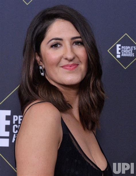 Photo Darcy Carden Backstage At E Peoples Choice Awards In Santa
